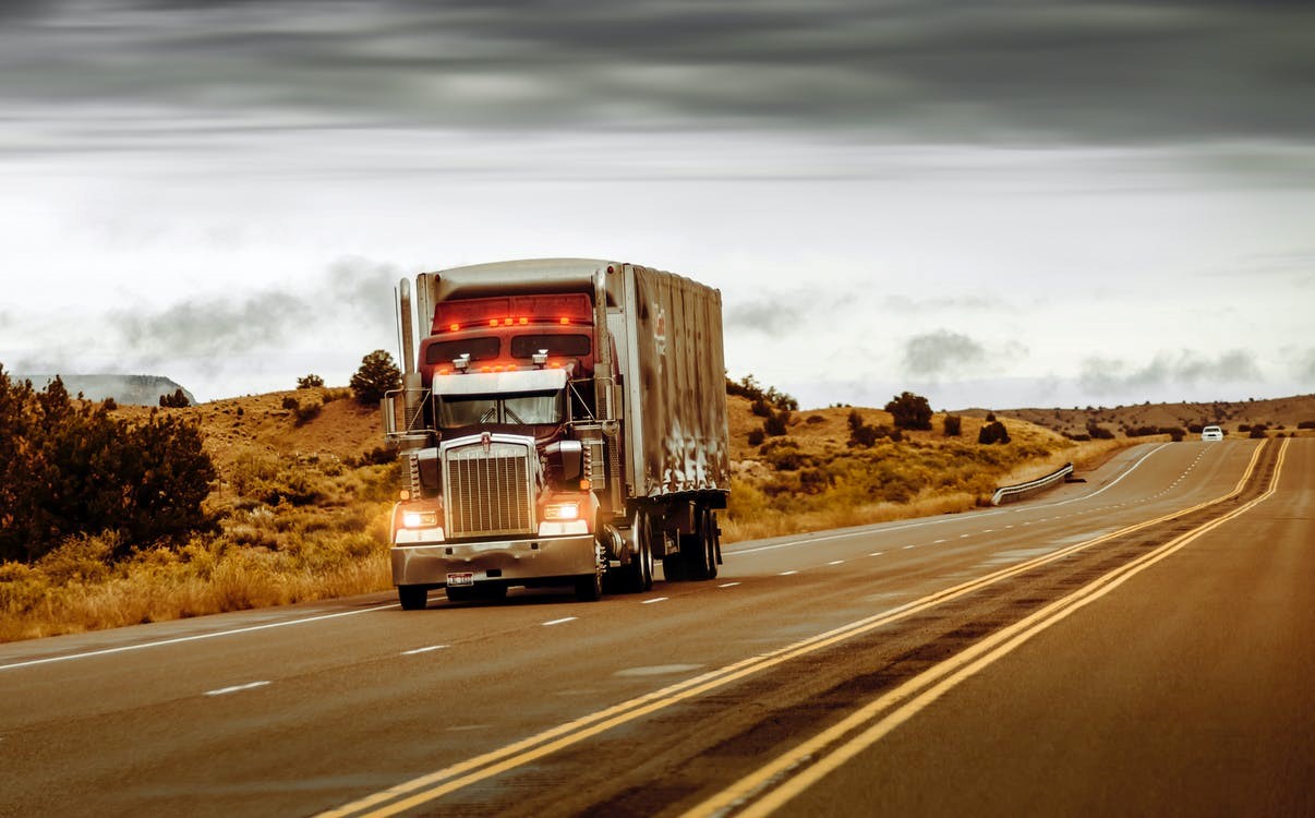 5 Questions to Ask When Hiring Truck Dispatch Services - B-Loaded